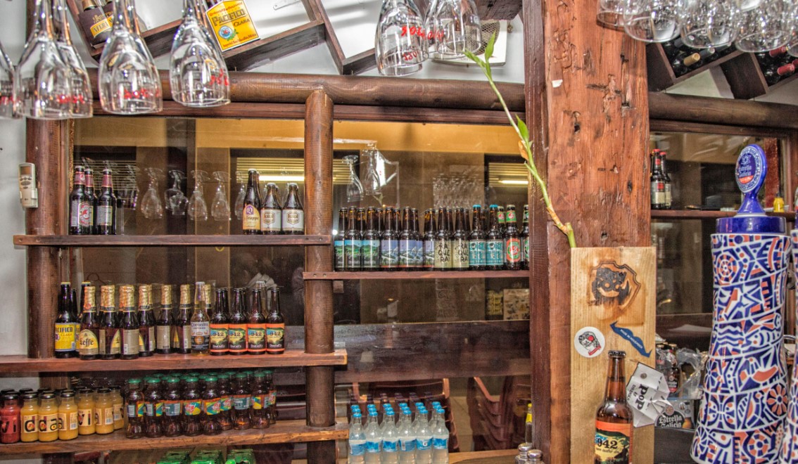 Los 10 mejores bares para ir de tapas en Granada | AndaluciaVibes.com